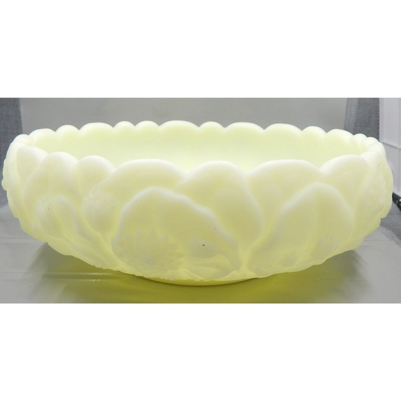 Fenton | Accents | Fenton Custard Satin Glass Water Lily Pattern ...